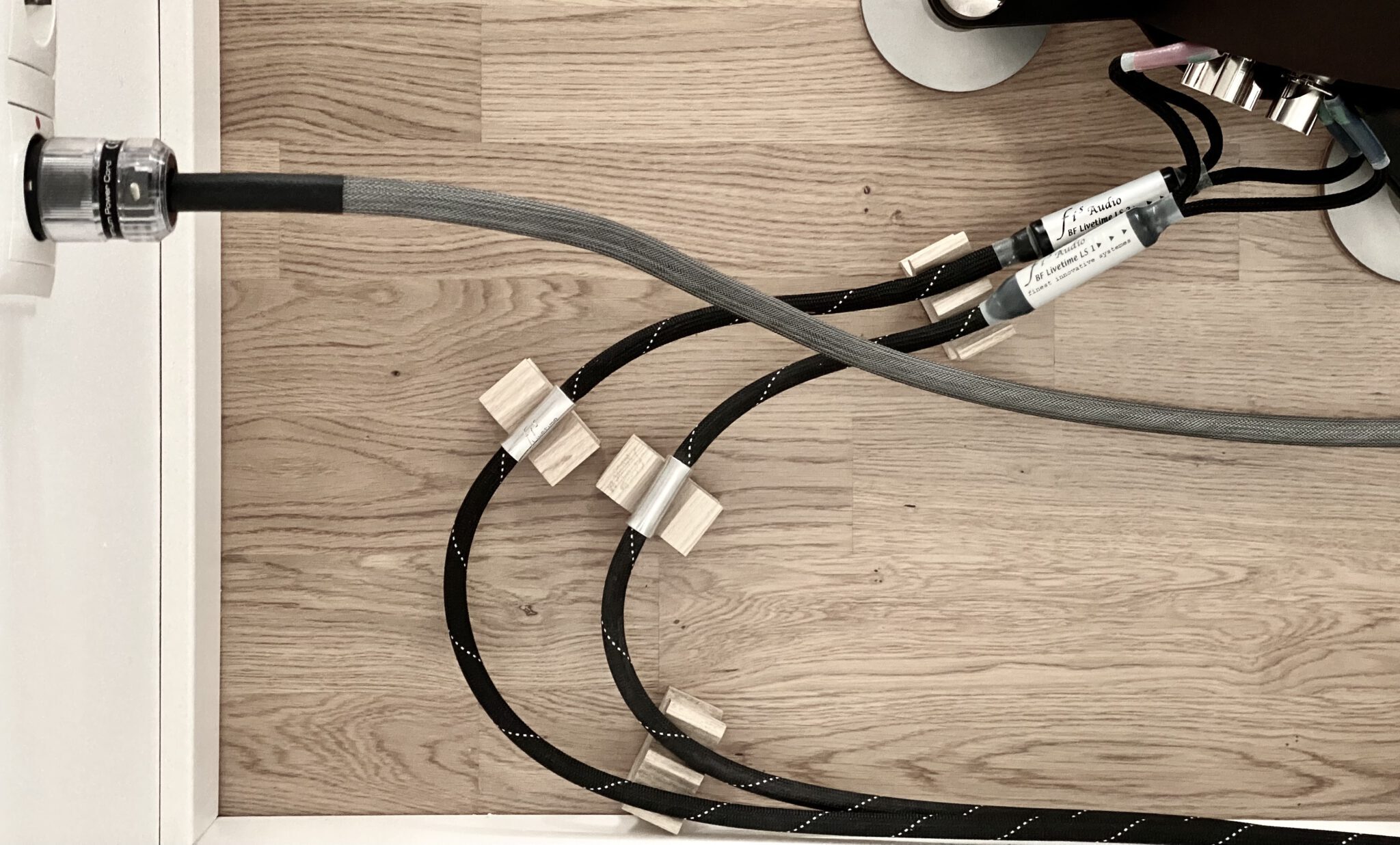 Kabel für die HiFi-Anlage richtig verlegen – Grigg Audio Solutions
